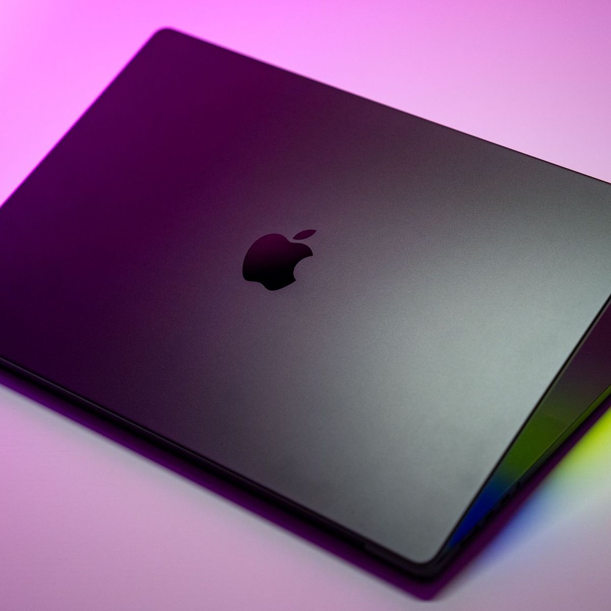 Apple's 2026 MacBook Pro to get OLED touchscreens, M6 chips | The Tech Buzz