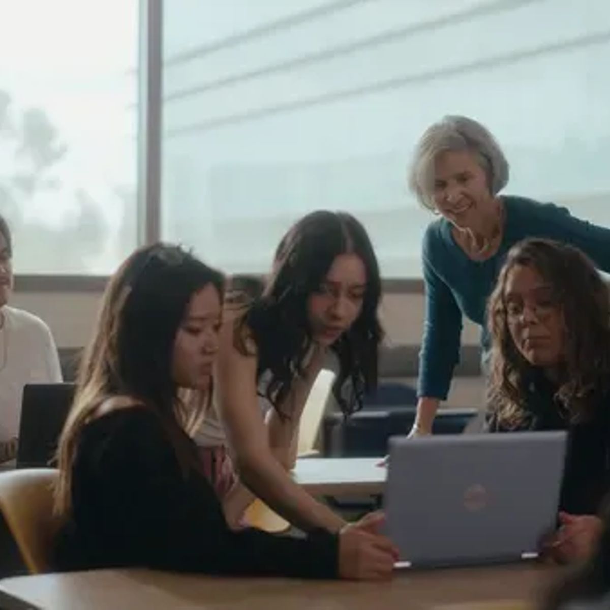 Google's Gemini AI Reaches 10M+ College Students Across 1,000 Schools ...