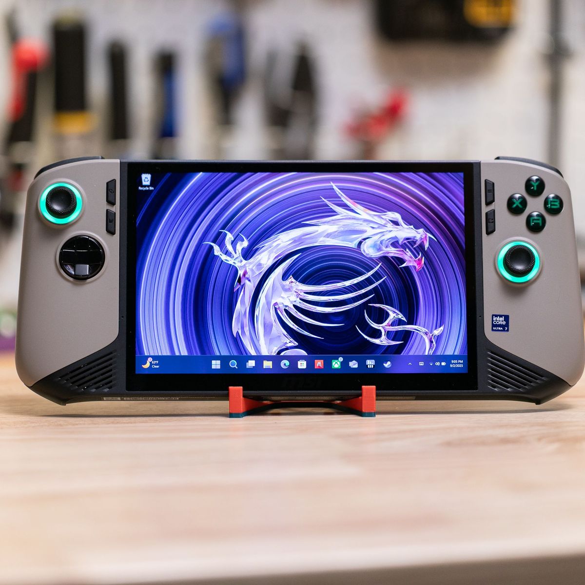 Microsoft Expands Xbox Interface to MSI Claw Gaming Handhelds | The ...