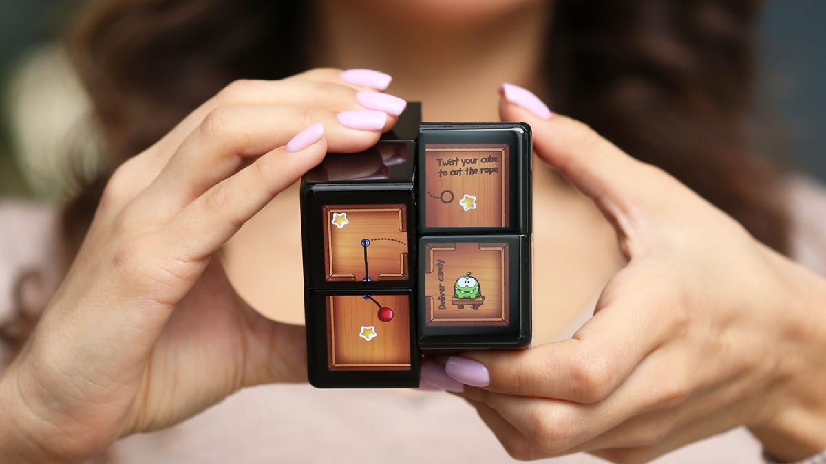 $299 Rubik's Cube Gets LCD Screens for Gaming Revolution | The Tech Buzz