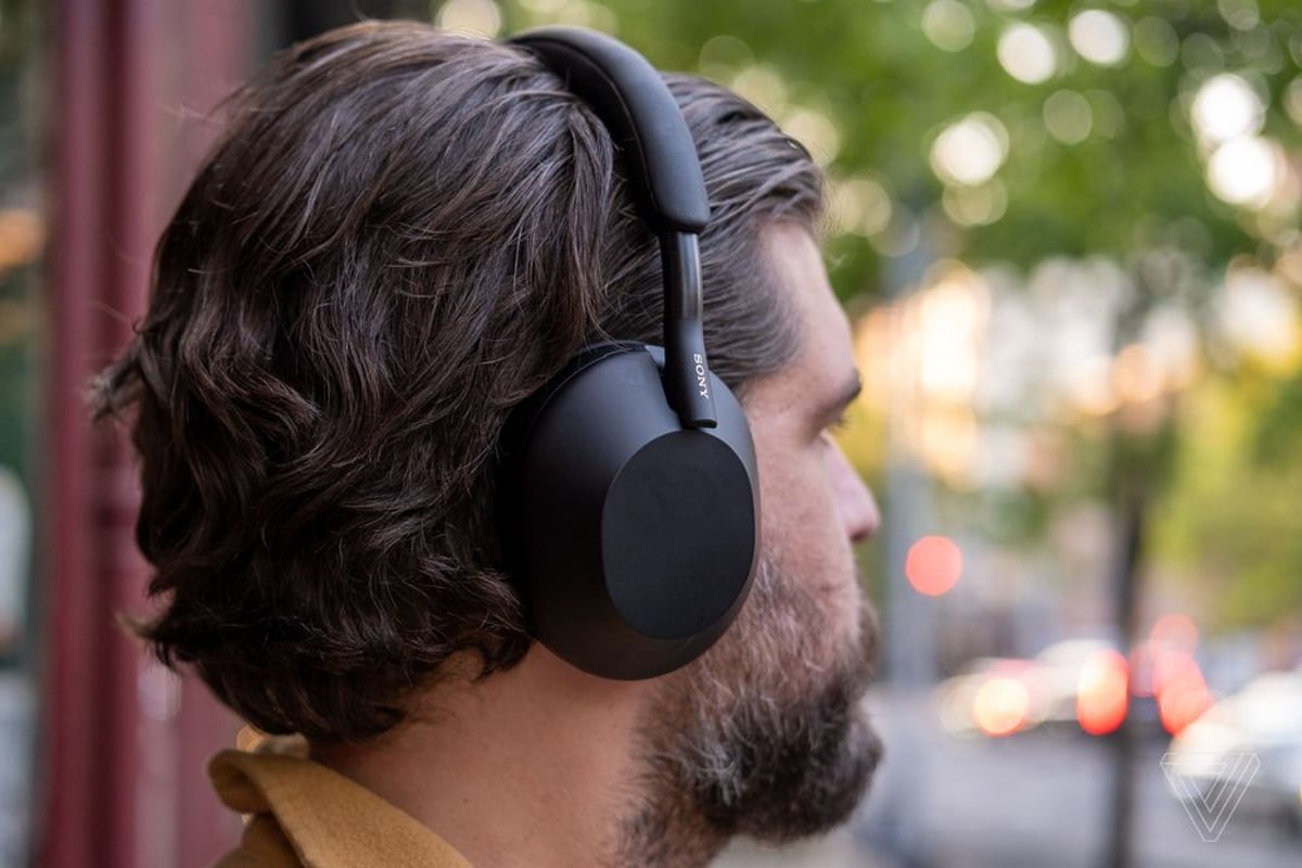 Sony WH-1000XM5 headphones drop to $250 in Prime Day shocker | The Tech ...